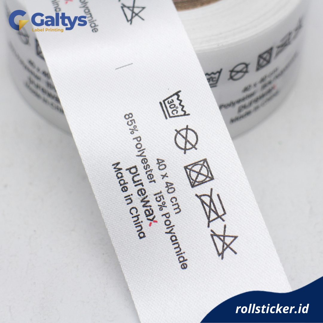 Keunggulan Label Satin dibanding Woven - Rollsticker.id